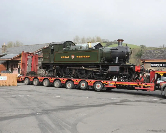 4555 Arrives at Buckfastleigh - South Devon Railway